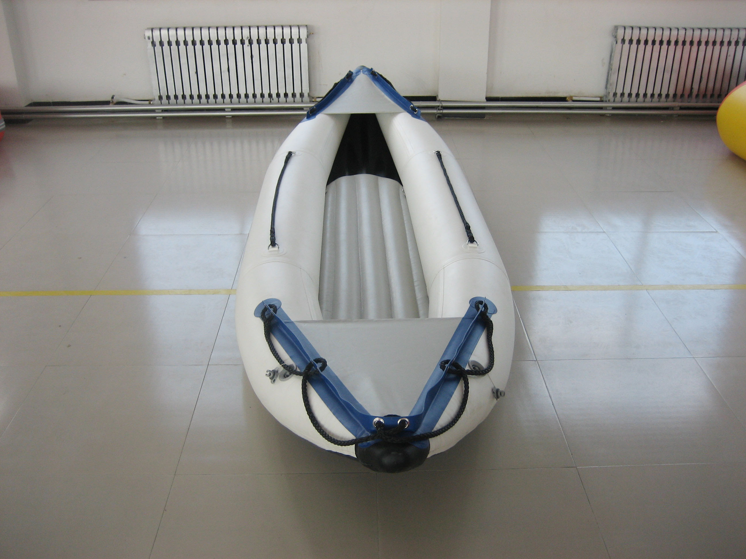 White PVC Fabric One Person Raft Inflatable Fishing Kayak With Aluminum ...